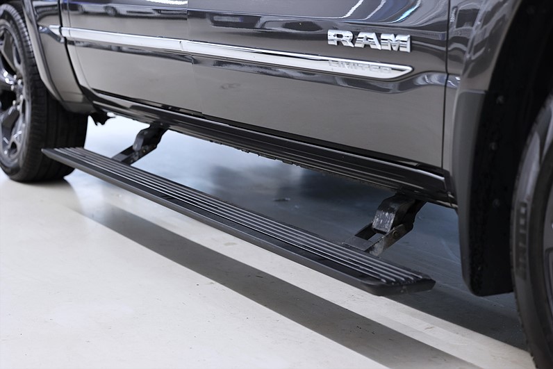 Dodge RAM 1500 Limited V8 eTorque Pano *4,95%* Mellandagsrea. | Moberg Bil